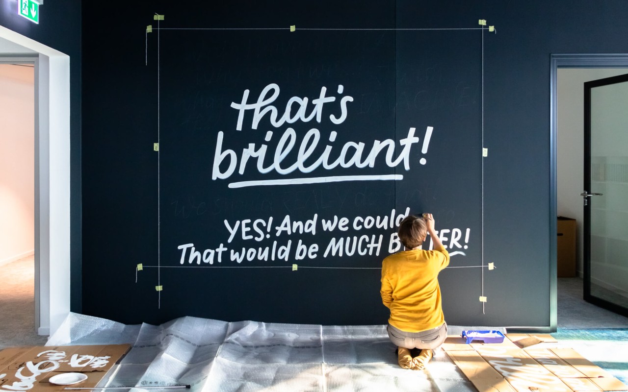 Lettering Mural – Wandgestaltung für XING – All Things Letters