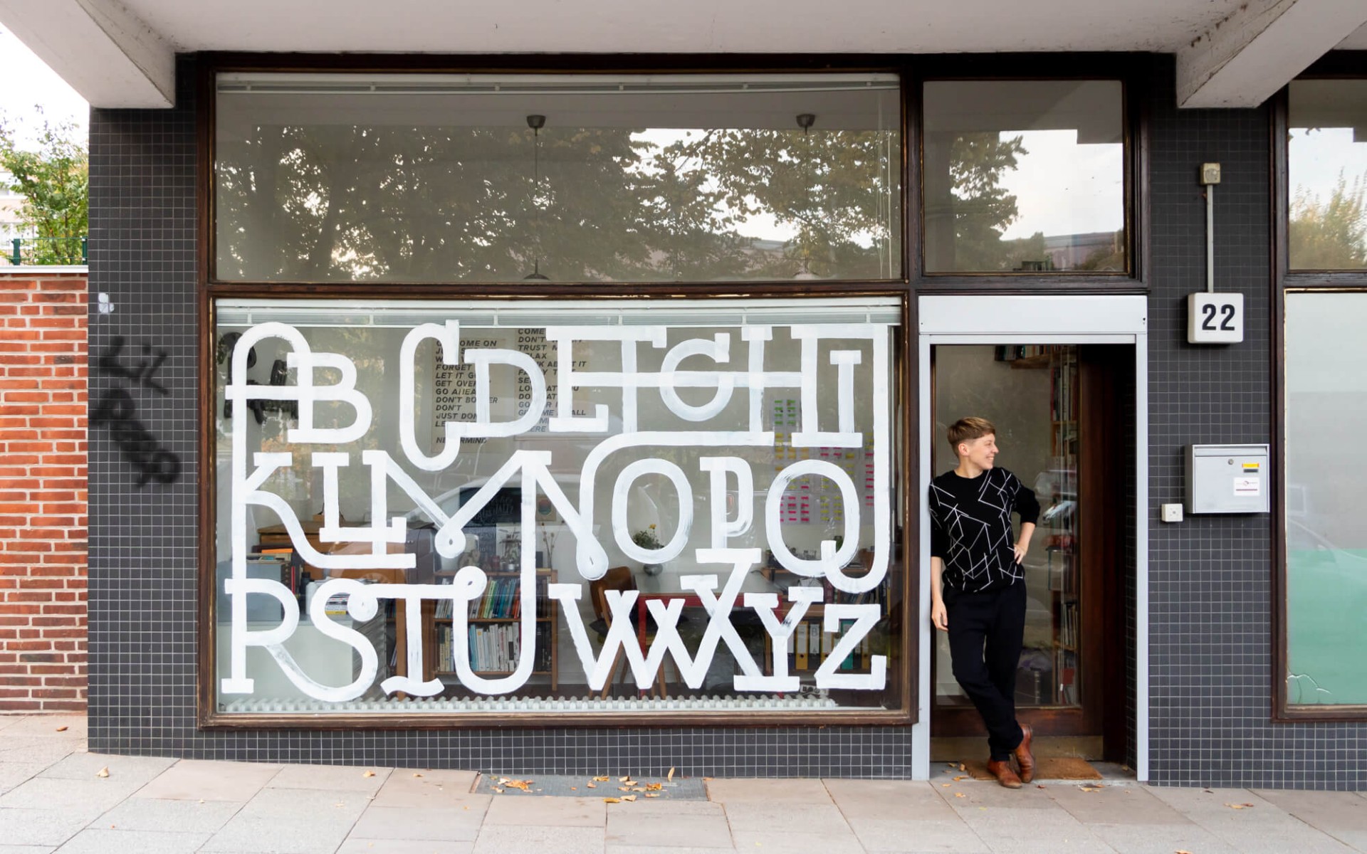 Window Alphabets on Venusberg – All Things Letters